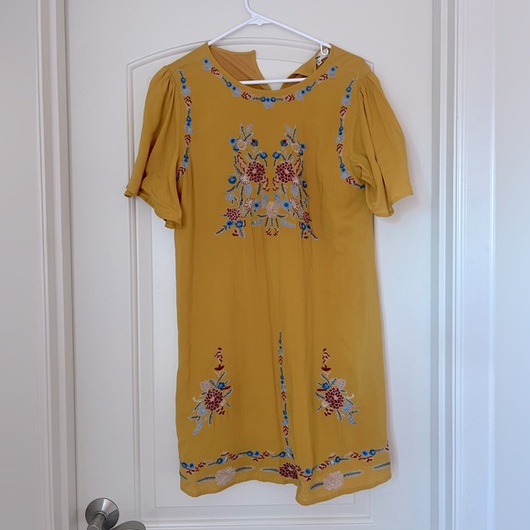 entro | Dresses | Entro Womens M Boho Embroidered Dress Sheath Flutter ...